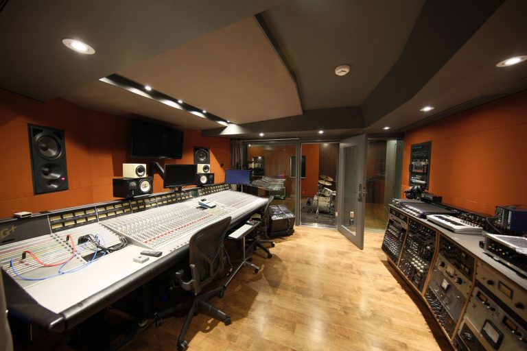 38 Luxury Home Recording Studios | LUNO | Luno
